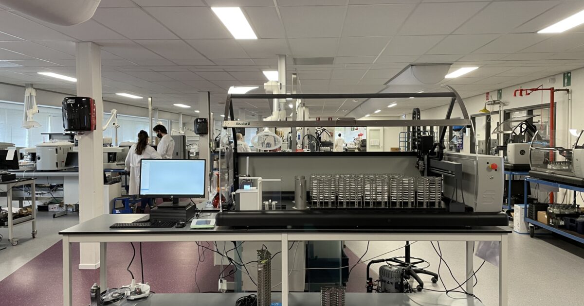 SP2000 robotic platform for automatic pre-weighing and… | Skalar